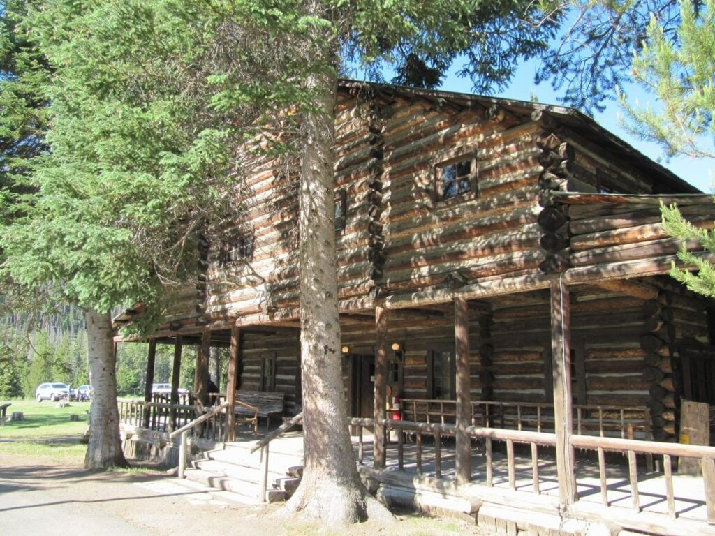 Hotel de Buffalo Bill en Yellowstone - Pahaska Tepee